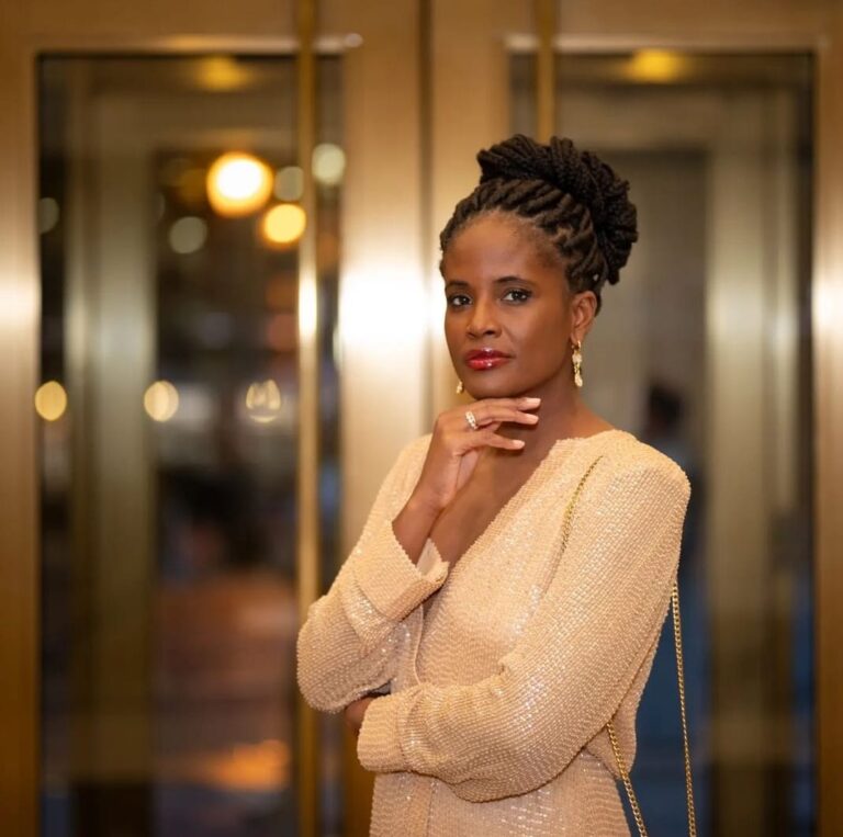 BIOGRAFIA - Djamila Ribeiro